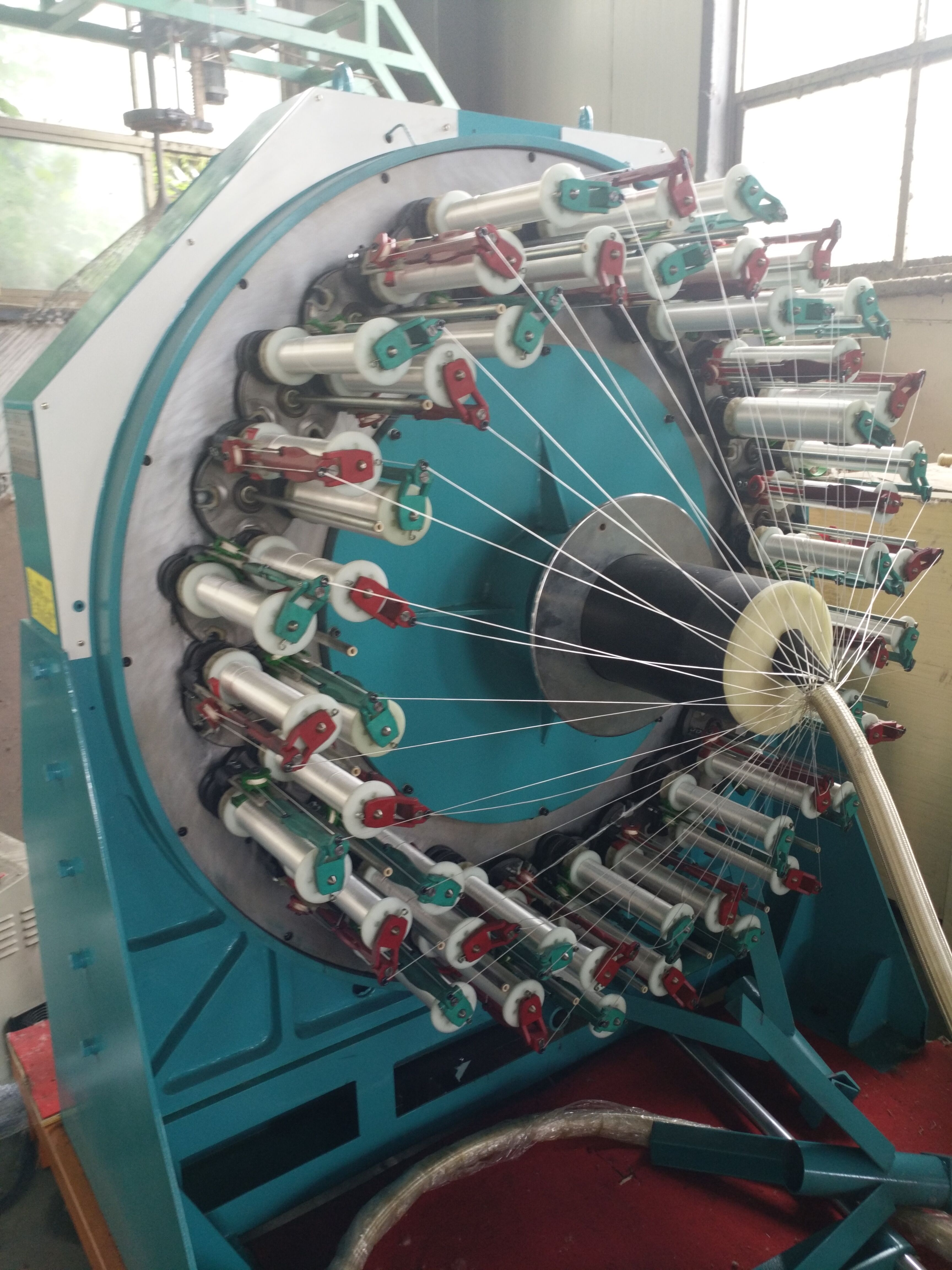 Yarn Braiding Machine - Comflex Industrial Co.,Ltd